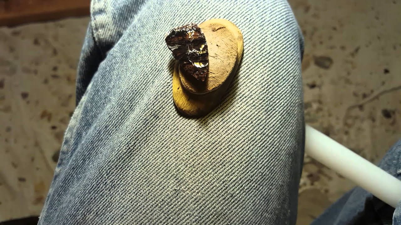 444 - Debitage Flintknapping - Obsidian Side Notched - YouTube