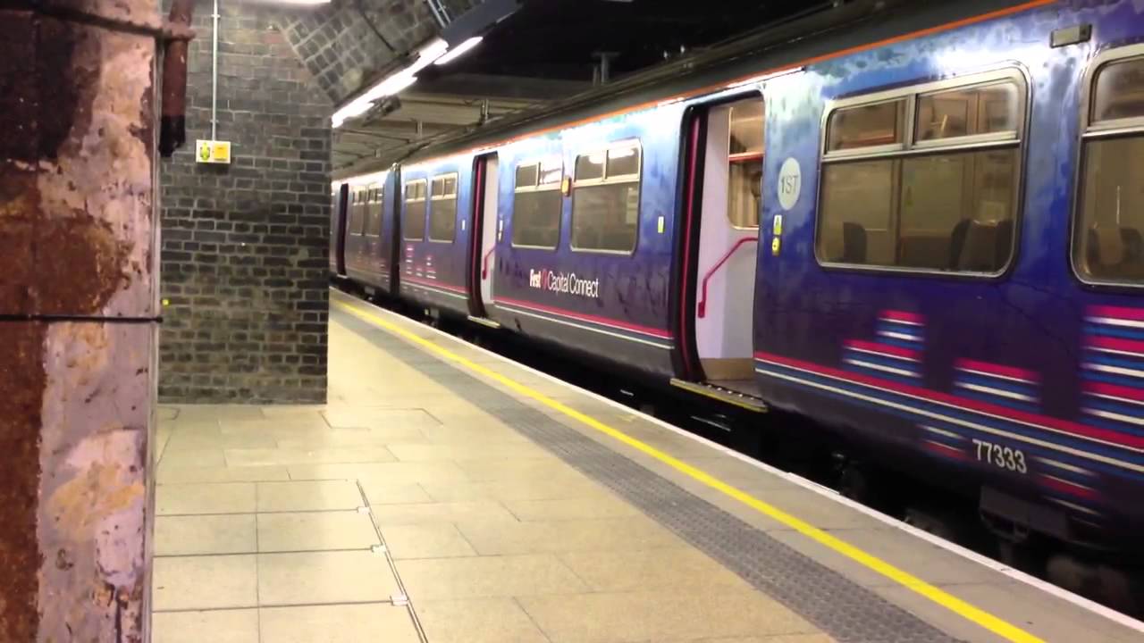 First Capital Connect Train at Farringdon - YouTube
