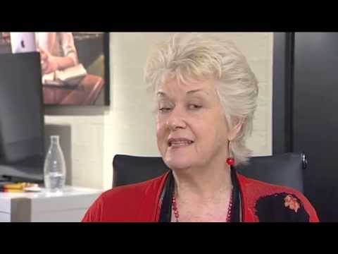 Nikki Fort speaks about Tricia Karp's public speaking course - YouTube