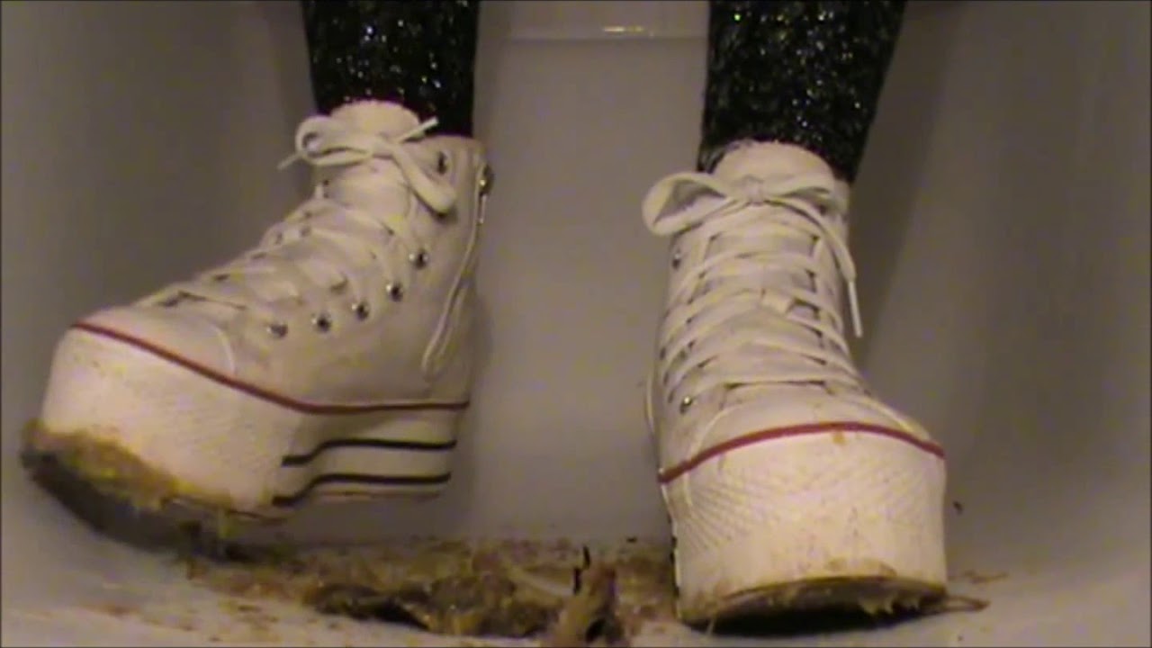 Crushing banana in Max Star platform sneakers - YouTube