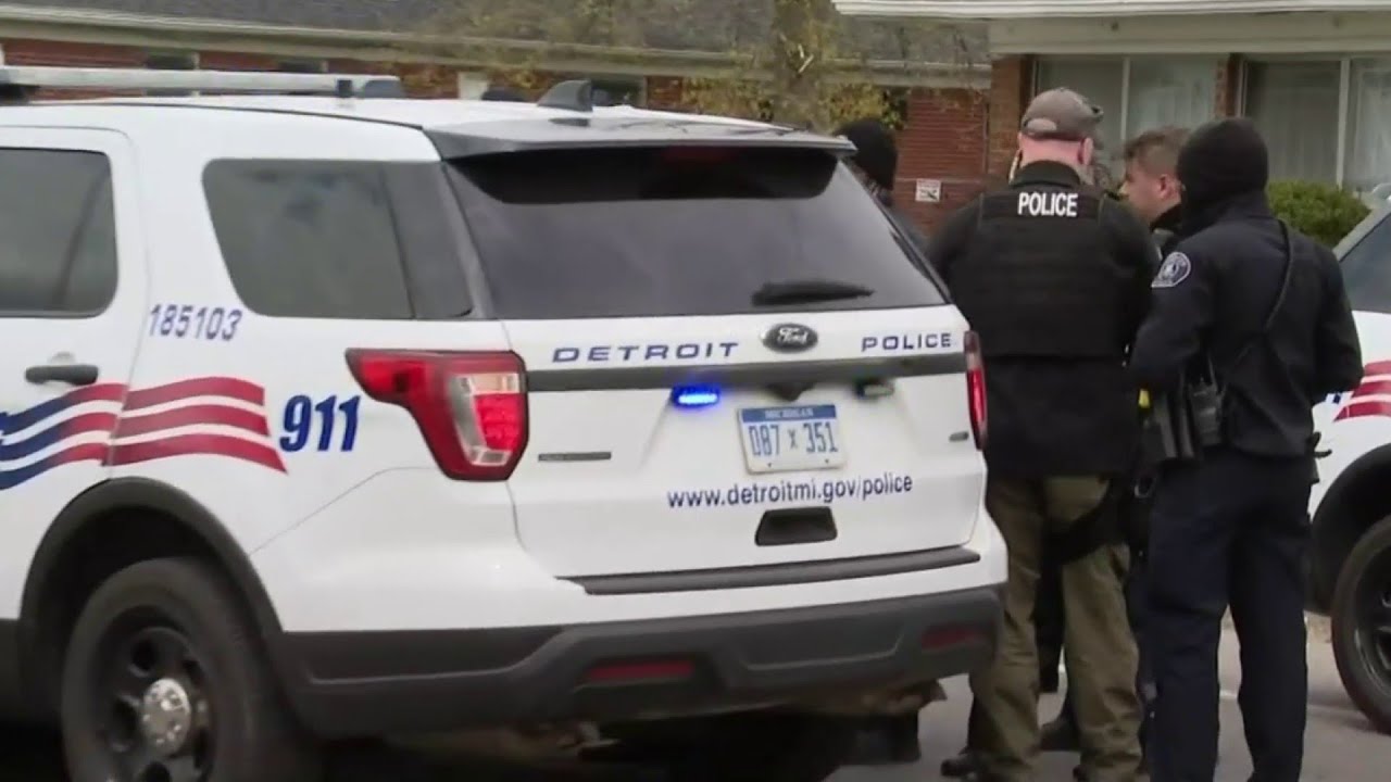 Police chase ends with Detroit officers arresting man wanted for ...