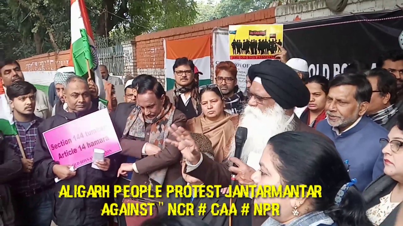 AMU People Protest Against # NRC # NPR# CAA"at Jantarmantar - YouTube