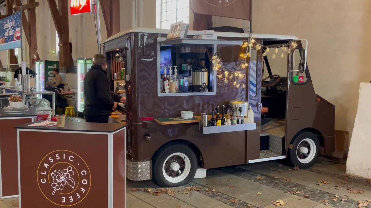 Bygger selv en kaffevogn - YouTube