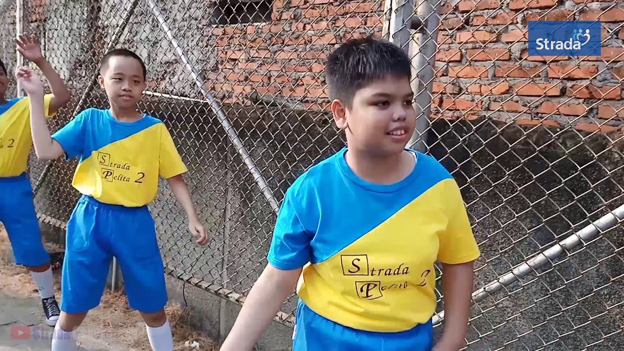 Senam Poco-Poco Olahraga SMP Strada Pelita II - YouTube