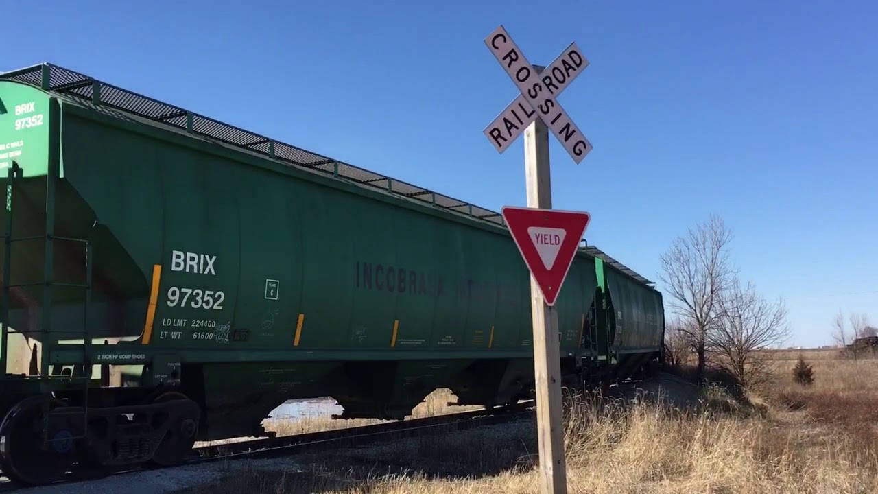 TP&W 3442 3441 3440 5009 switching incobrasa plant in Gilman IL 3-3-18 ...