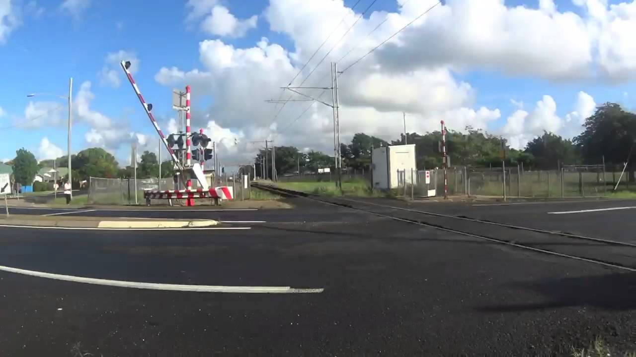 The Sunlander last trip at Bundaberg - YouTube