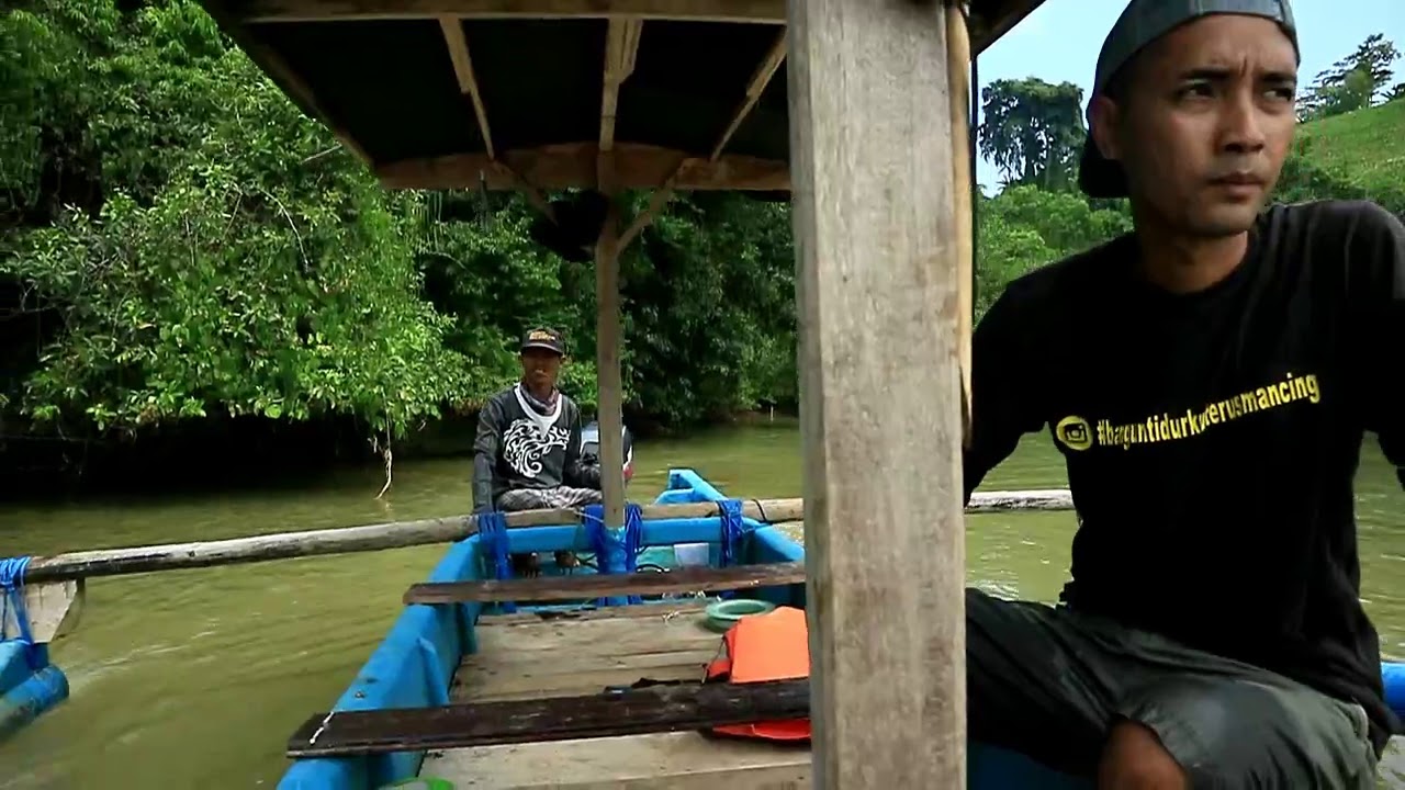 perahu fiber buat mancing - YouTube