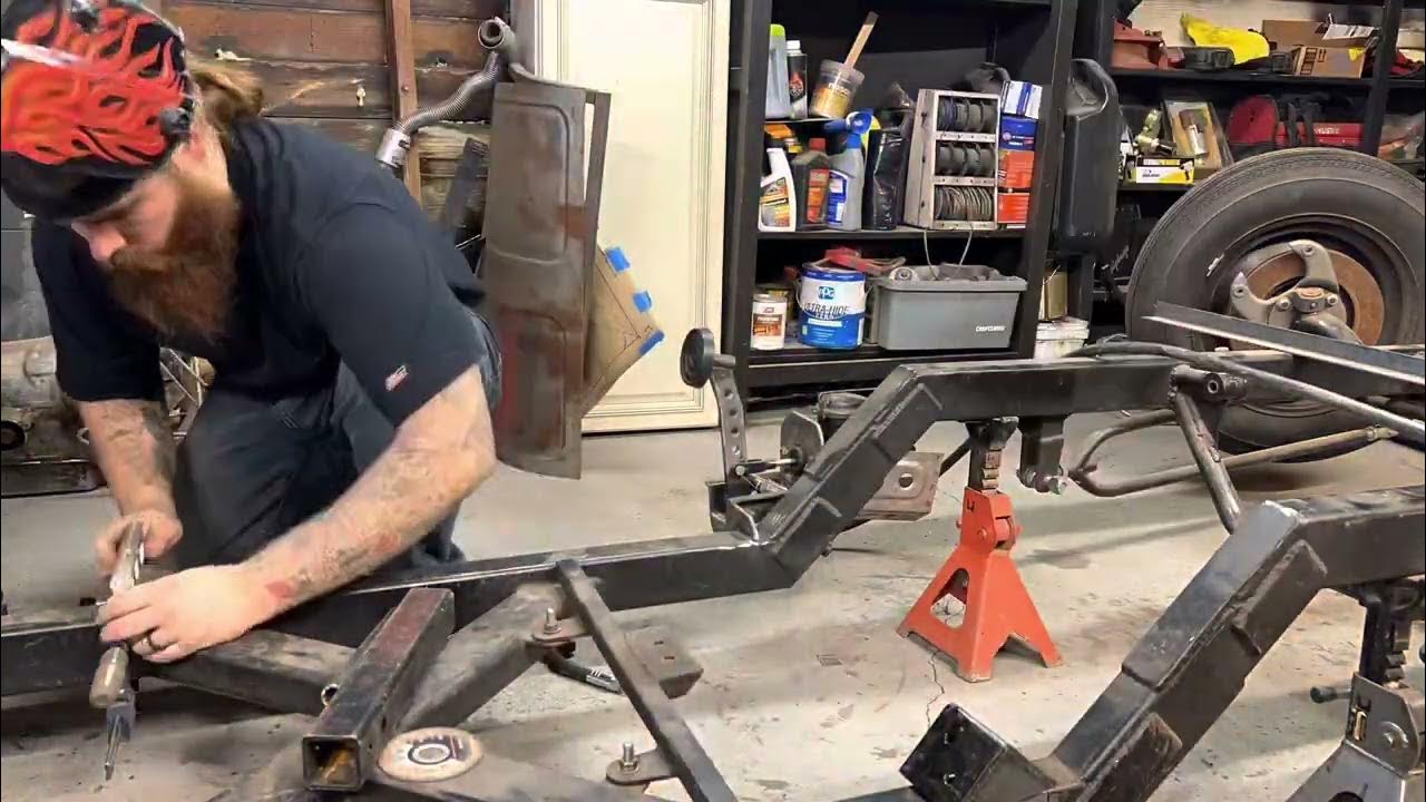 Body Mounts On Our Custom 27t Frame!! - YouTube
