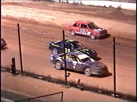Southern Raceway. Milton FL: Sept 03, 05 Stinger Feature Race - YouTube