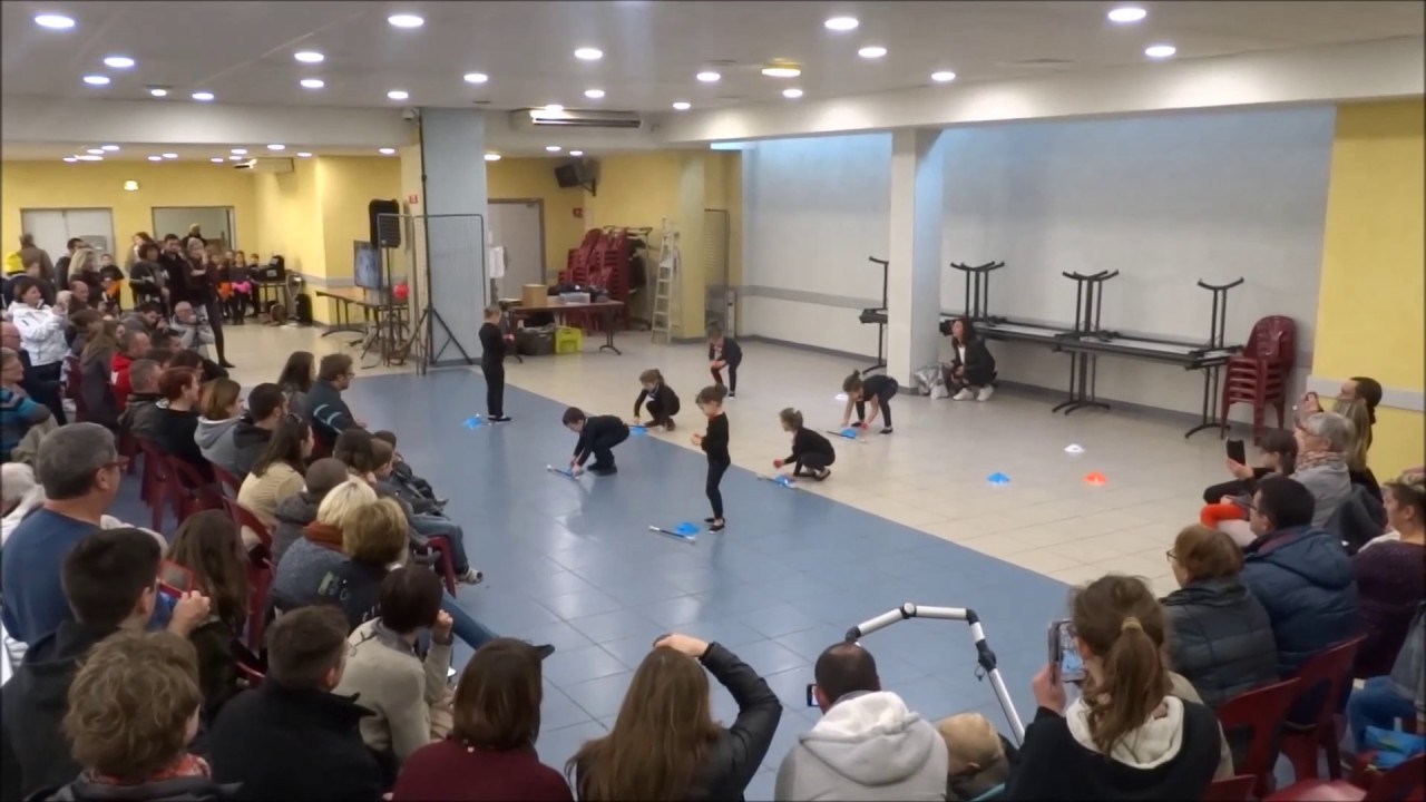 Mini Twirl Negrepelisse 4 dec 2016 - YouTube