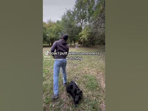 How I putt when someone is watching compared to no one watching 🙄 who ...