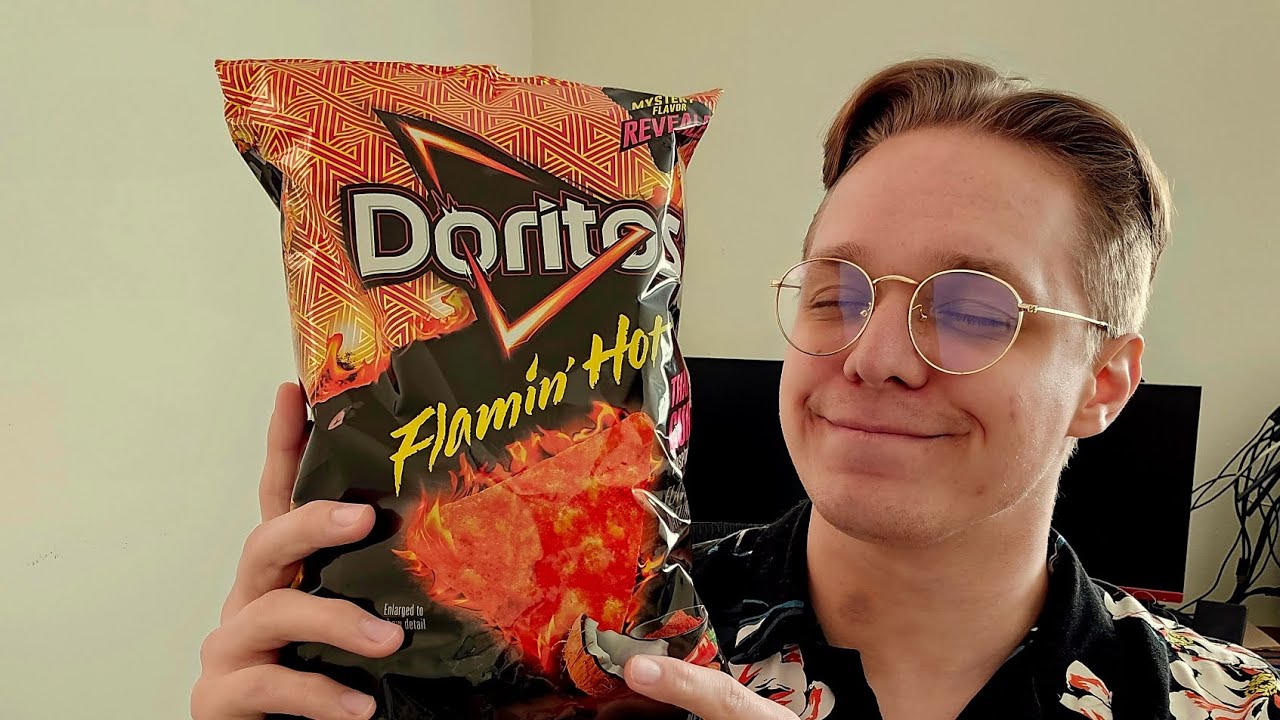 Doritos Thai Red Curry | FOOD REVIEW - YouTube