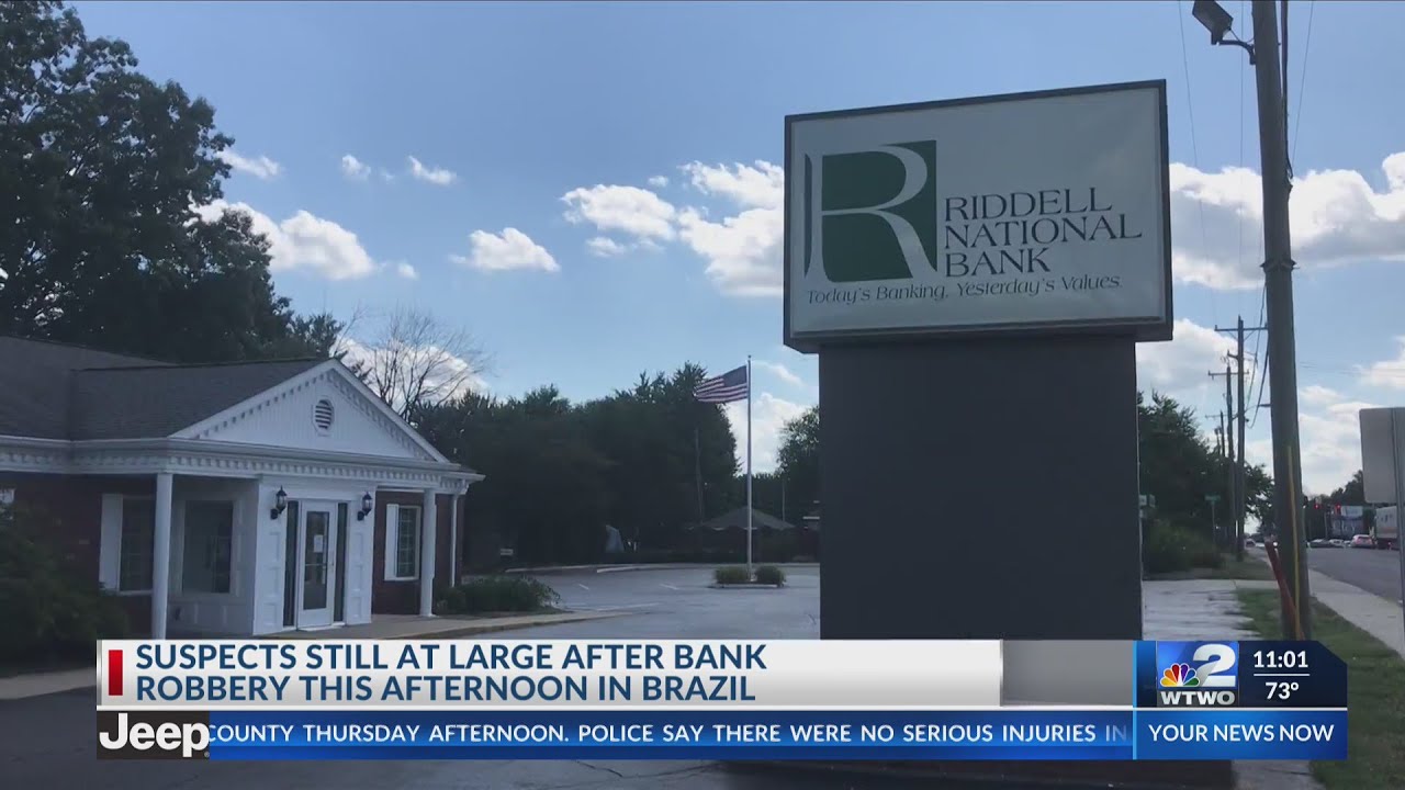 Bank robbery reported in Brazil - YouTube
