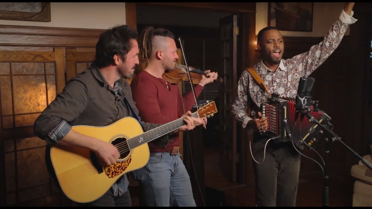 Jourdan Thibodeaux, Cedric Watson & Joel Savoy - Bonsoir Moreau - YouTube