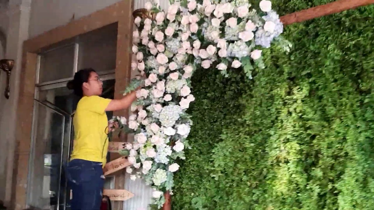 DIY – MAKE A FRESH FLOWER BACKDROP - YouTube