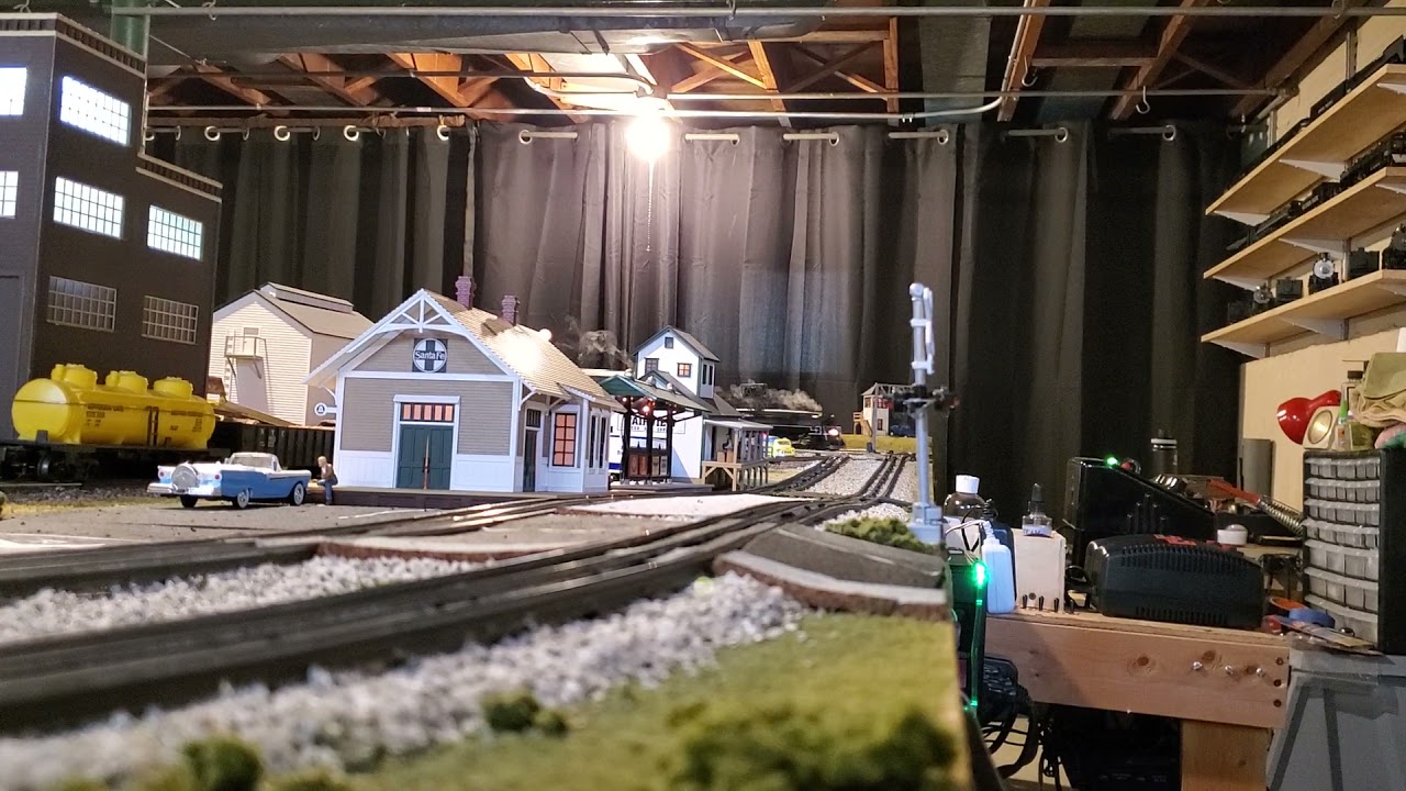 SP AC9 on a PFE train. - YouTube