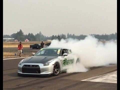 ETS - Extreme Turbo Systems GT-R Half Mile Record - 228mph! - YouTube