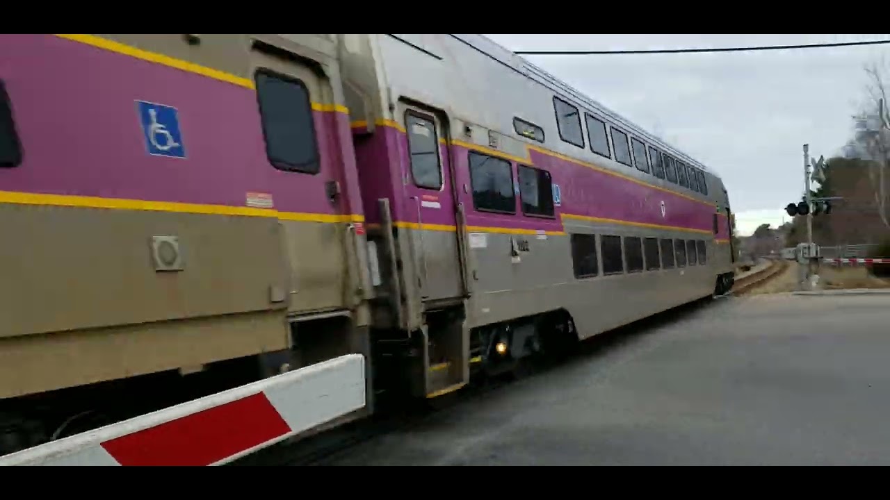 Hyundai Rotem Cab Car #1822 @ Pond Street Crossing - YouTube