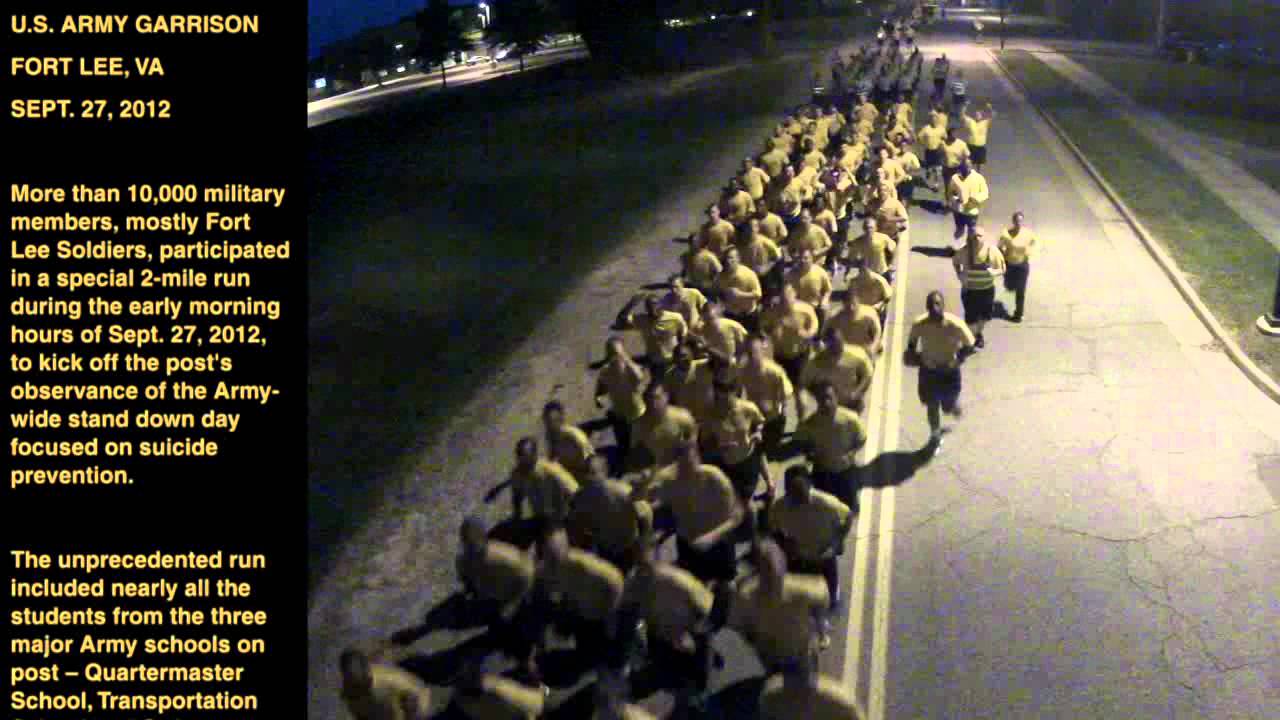 60 Seconds: Thousands of Soldiers on the run in high speed - YouTube