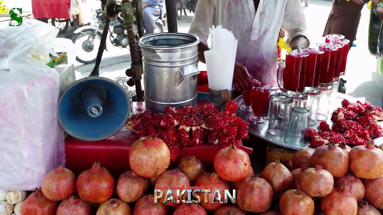 Street Food of Pakistan: Pomegranate Juice and Chickpeas Vendor (4K ...