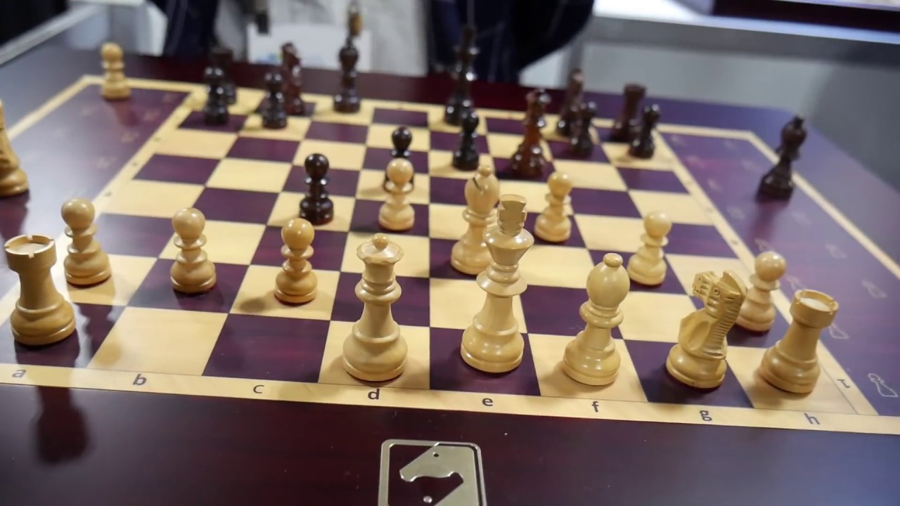 Square Off - Η έξυπνη σκακιέρα - YouTube