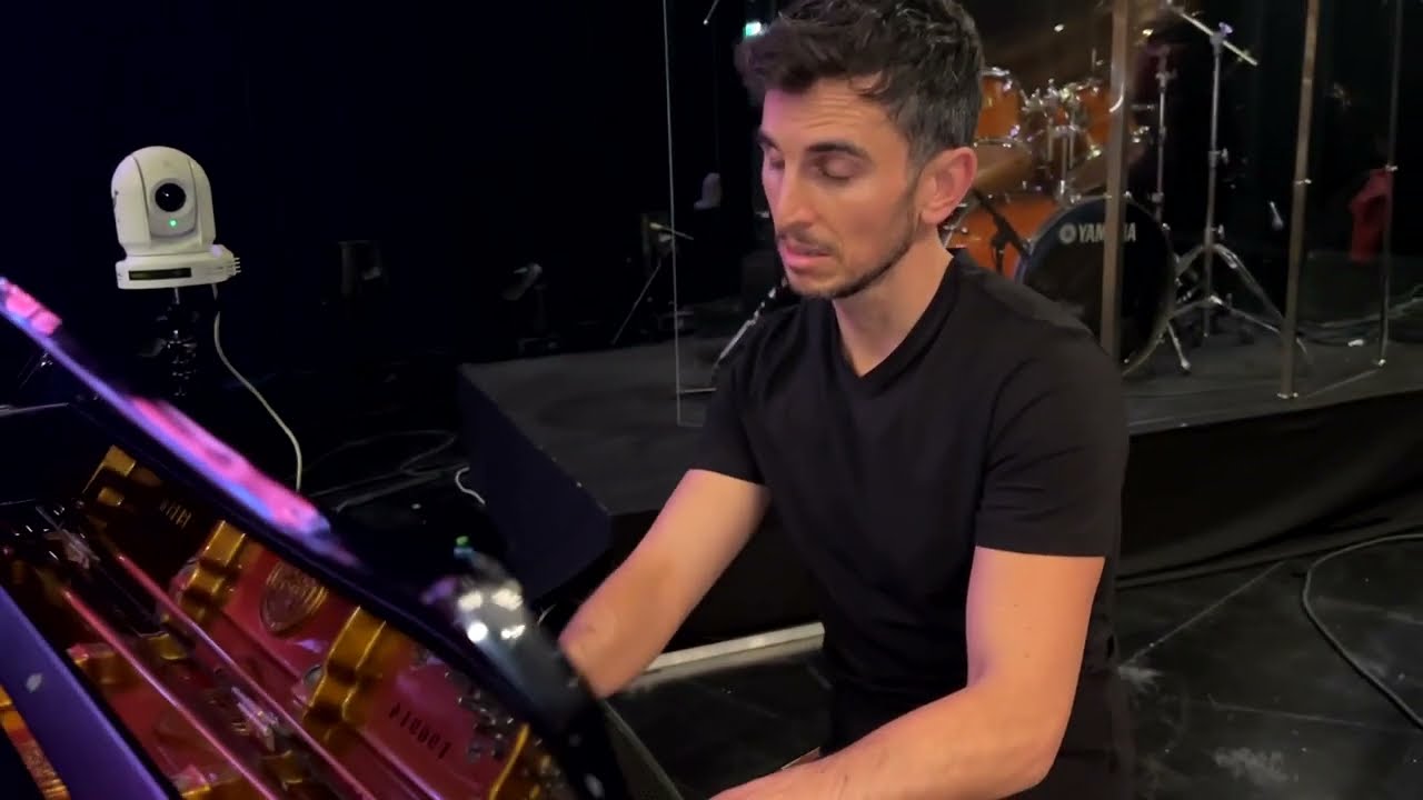 Zade Dirani - My Heart Will Go On - YouTube