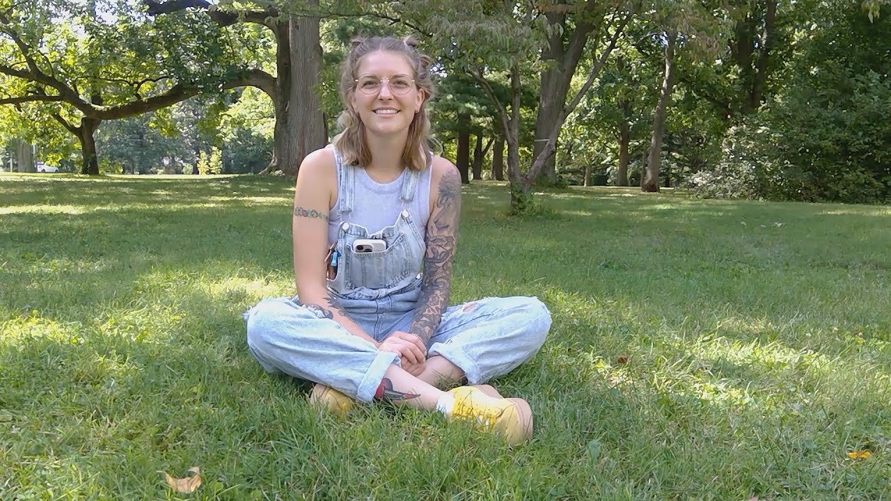 Interviewing College Student About Her Soles 62 | Public Feet Interview ...