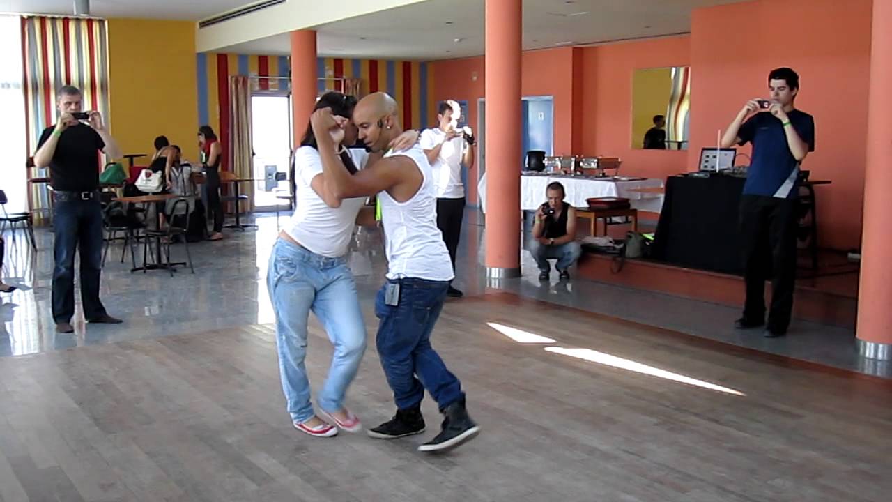 Ben Pedrosa - III Symposium Internacional de Salsa 2011 - YouTube