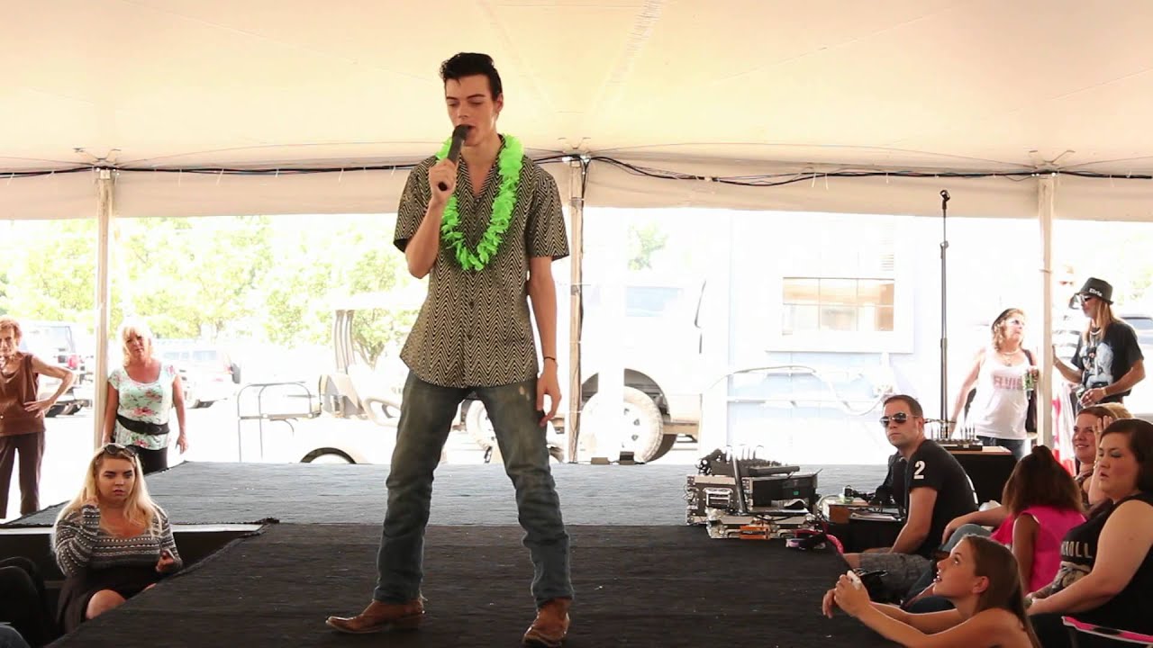 Alex Swindle sings 'Elvis Medley' Elvis Week 2015 - YouTube