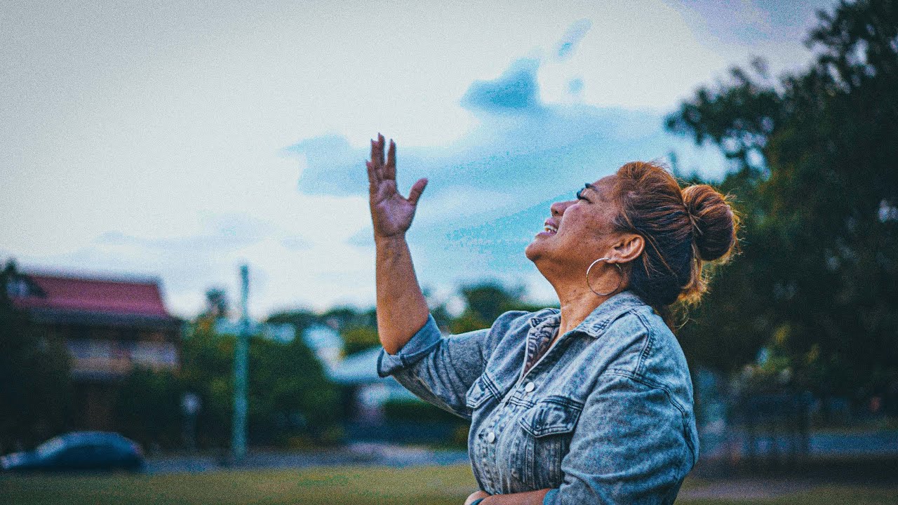 Silia Uta'i - O Inā Sa Iai Le Ali'i (Official Music Video) - YouTube