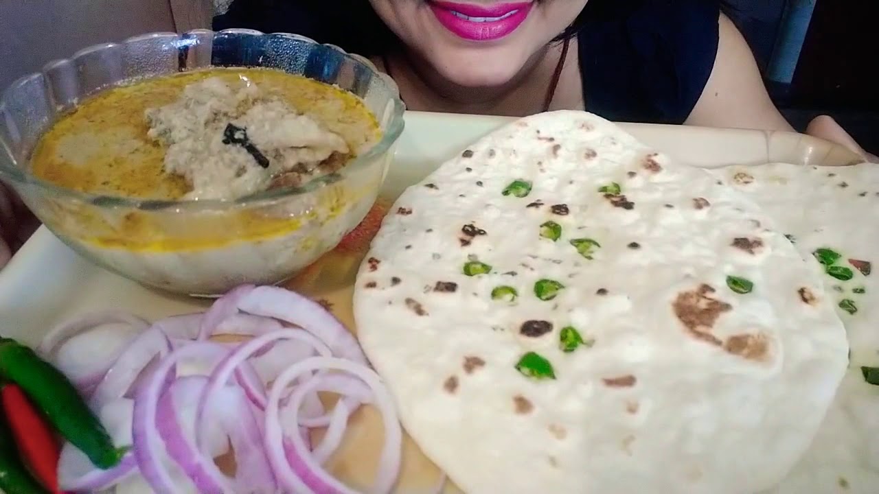 EATING MUTTON REZALA,,NUN ROTI,, ONION,, GREEN CHILI'S//foodie doi n pp ...