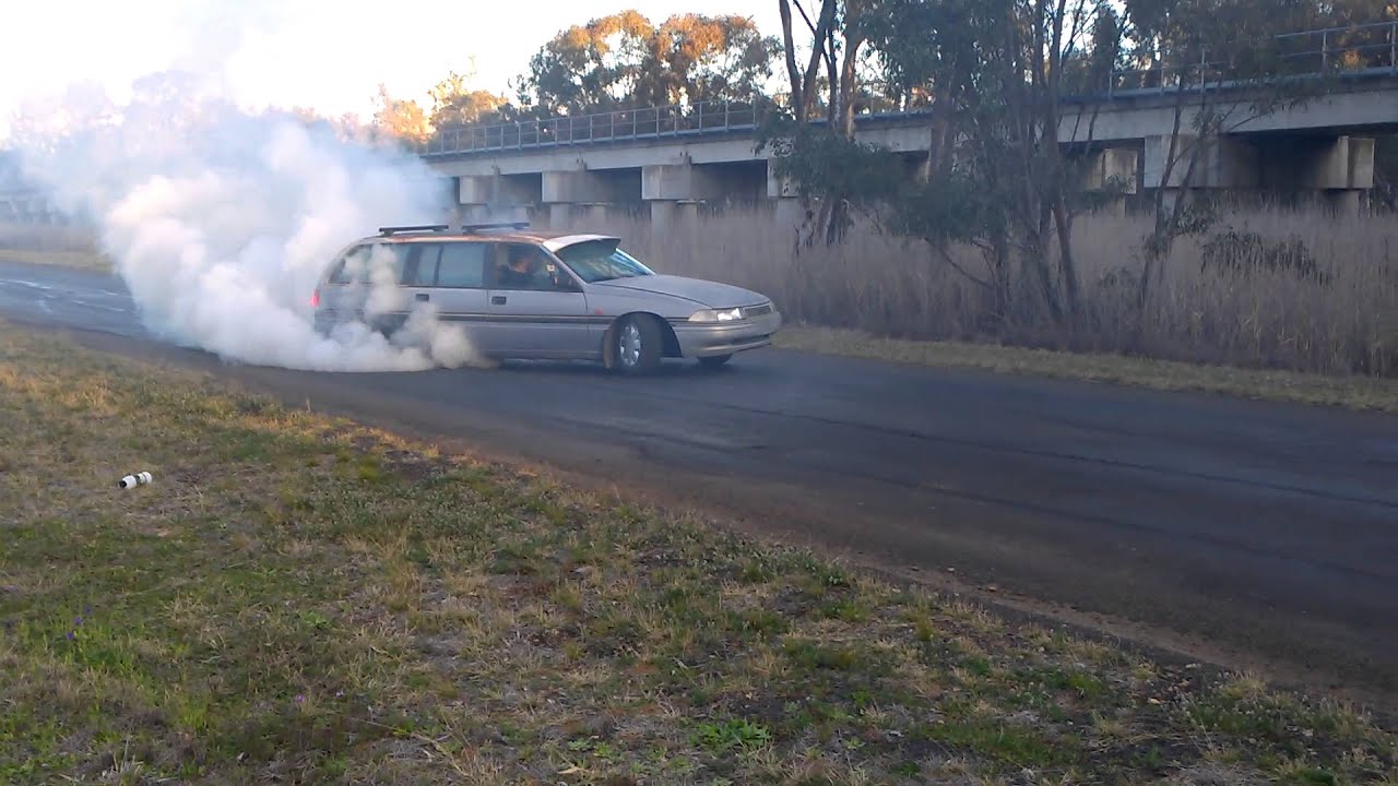 Vp wagon skid 3rd gear - YouTube