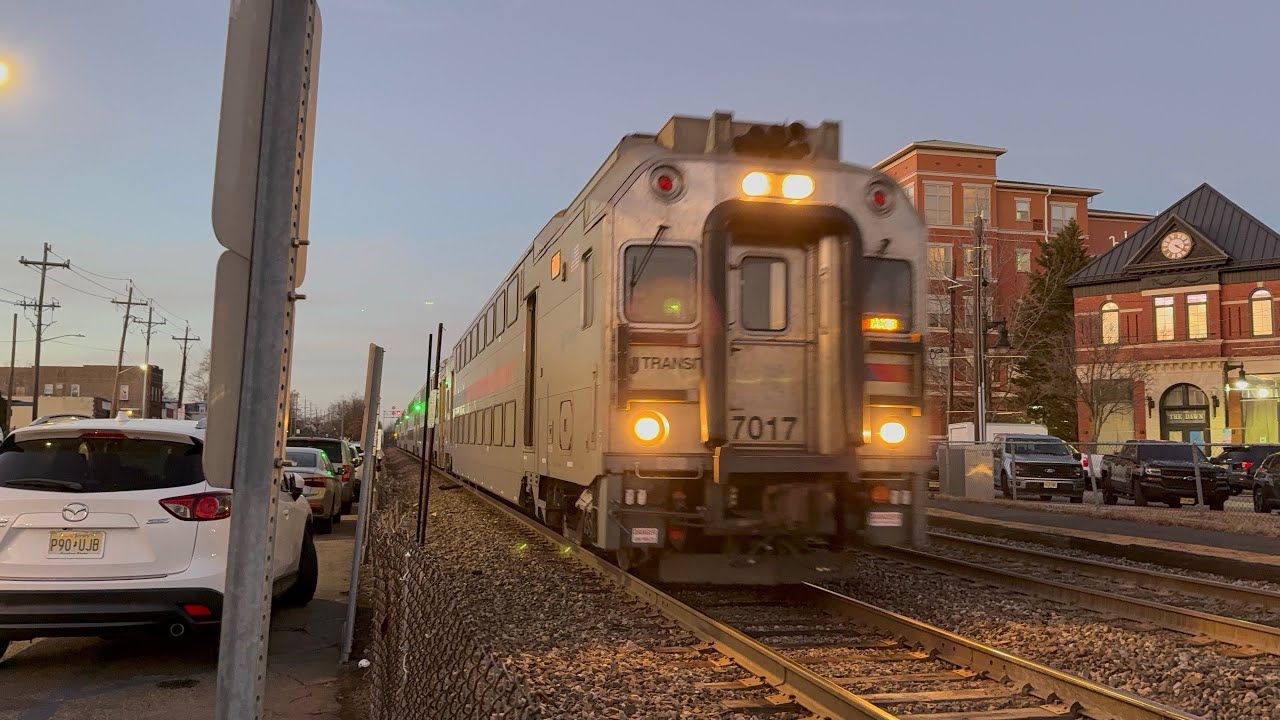 [4K/HDR]: NJT Multilevel Cab Car 7017 leads train 1178 (1/16/26) - YouTube
