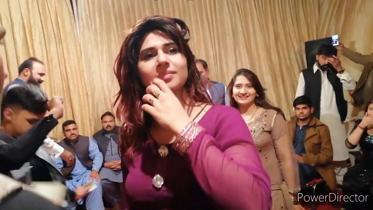 Shadi Mujra Dance Long Lachi New Wedding Mujra 2020 - YouTube