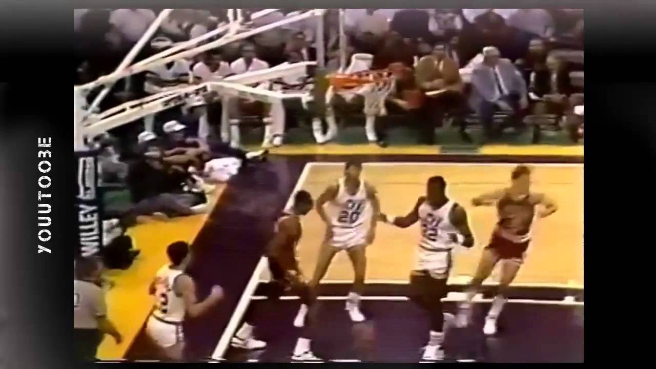 Michael Jordan 2 Blocks in a row to Thurl Bailey 1987 - YouTube