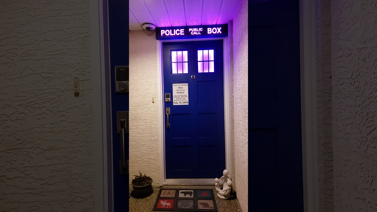 TARDIS Door - YouTube