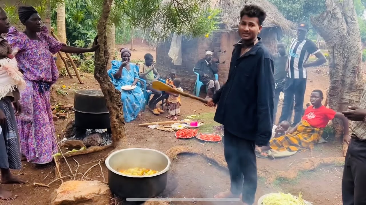 Cooking at The Village of Uganda in Africa - YouTube