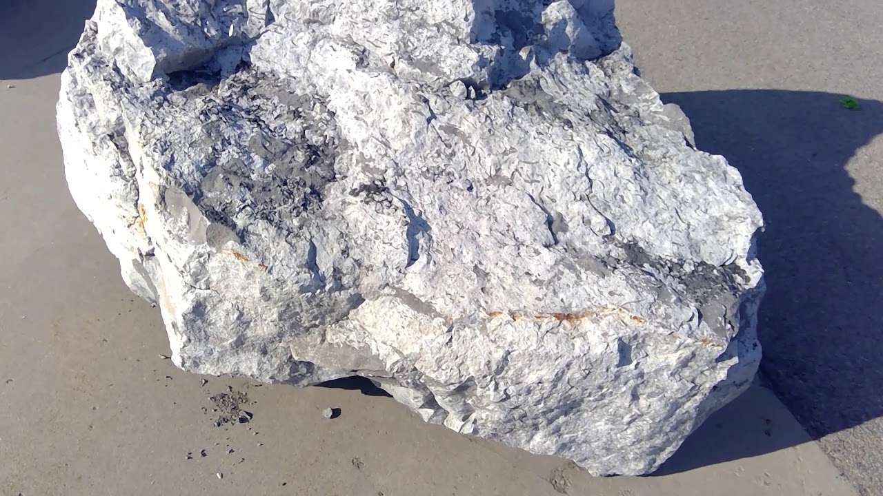 Mineral Minute #4 Limestone beginning to change to marble - YouTube