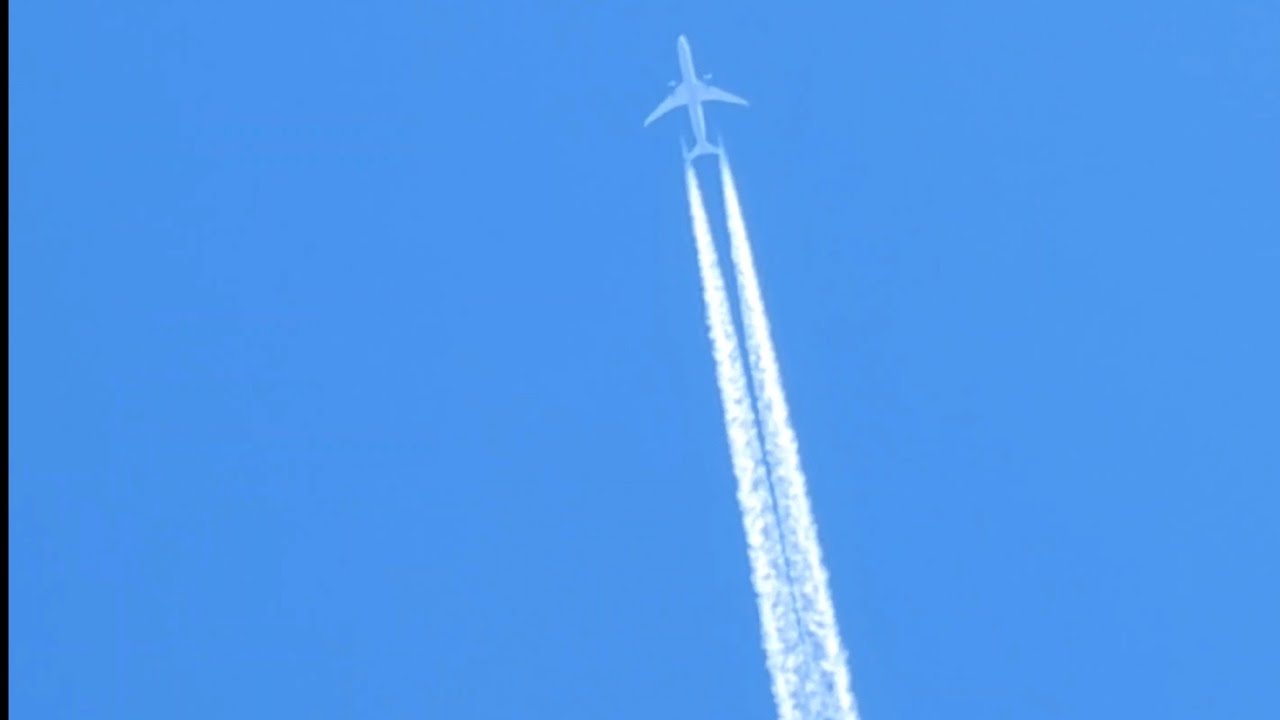 Contrail Spotting over Frankfurt, Germany - YouTube