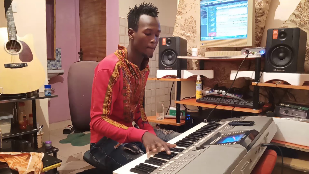 Making piano seben beat in studio - YouTube