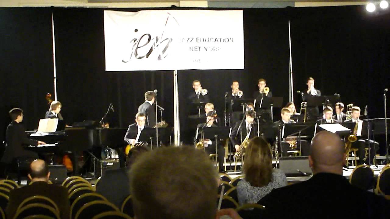 The CYJO performs at JEN_8.MP4 - YouTube