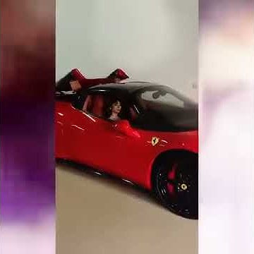 Roro fitria dengan mobil terbaru ferrari - YouTube