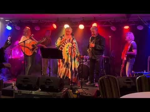 Brian jams with Sam Moon - YouTube