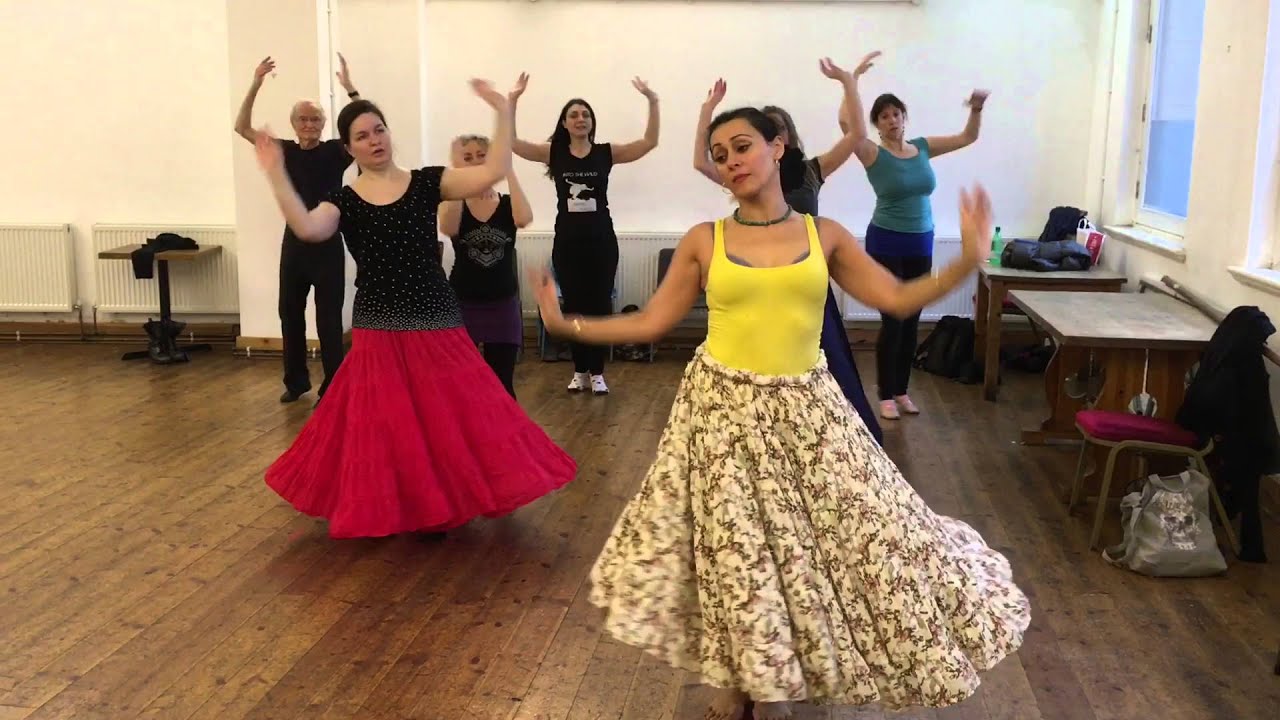 Persian dance classes London Helia Bandeh کلاس رقص ایرانی هلیا بنده در ...