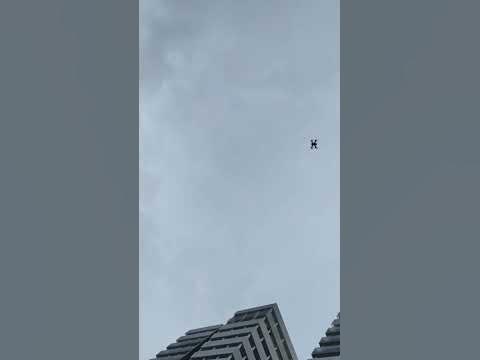 Запускаю квадракоптер в городе. - YouTube