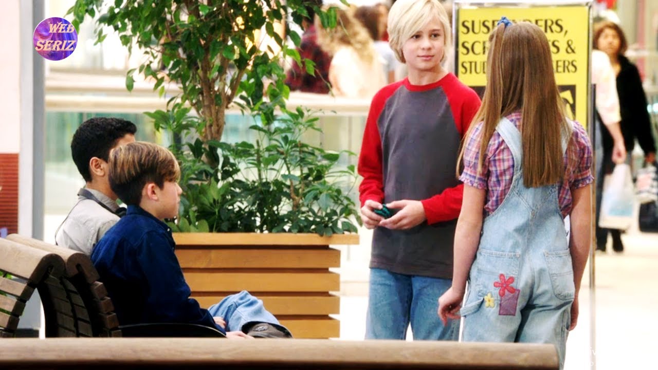 Young Sheldon : Season 3 : Missy met her crush in the Mall - YouTube