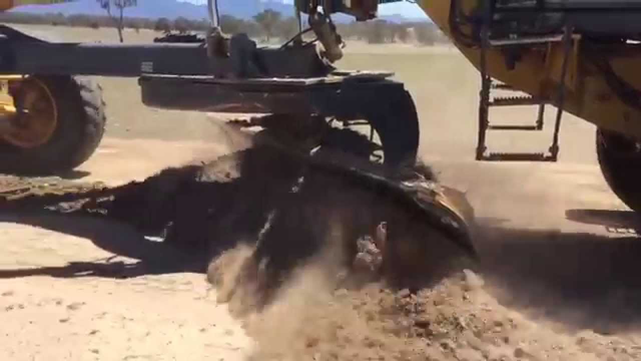 Motor Grader - John Deere 670D - Moyston Fire Recovery CFA - YouTube
