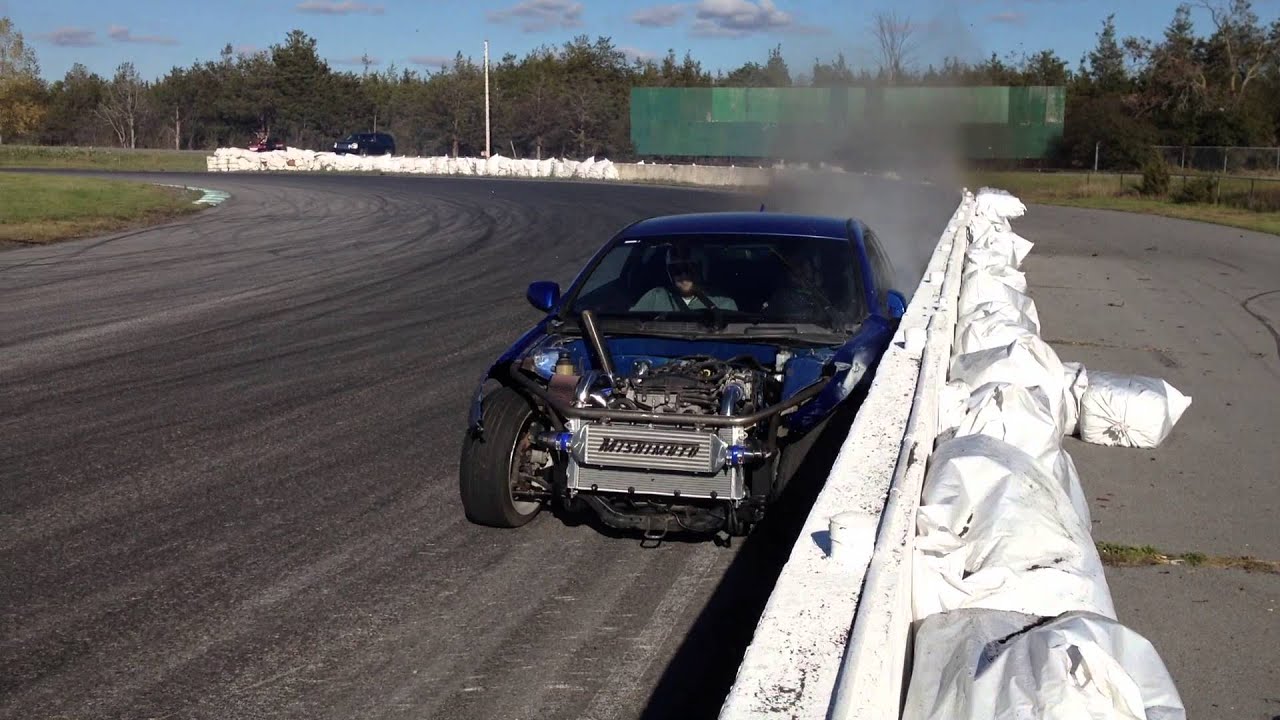 Hyundai Genesis Drift Car Crash at Topp Drift - YouTube