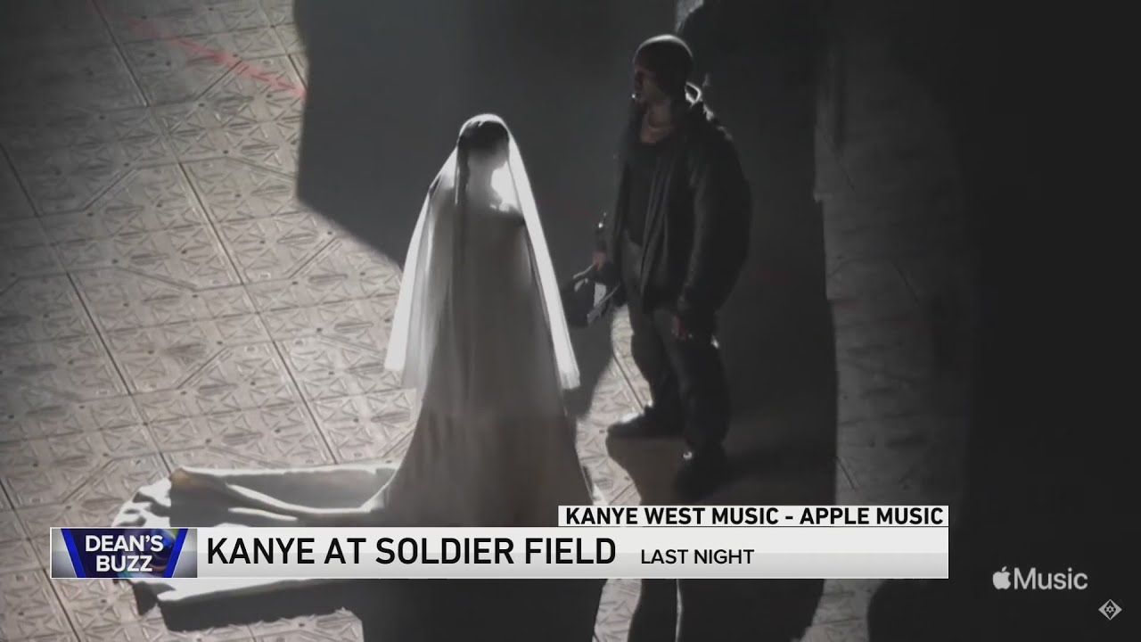 Kanye West holds 'Donda' experience at Chicago's Soldier Field - YouTube