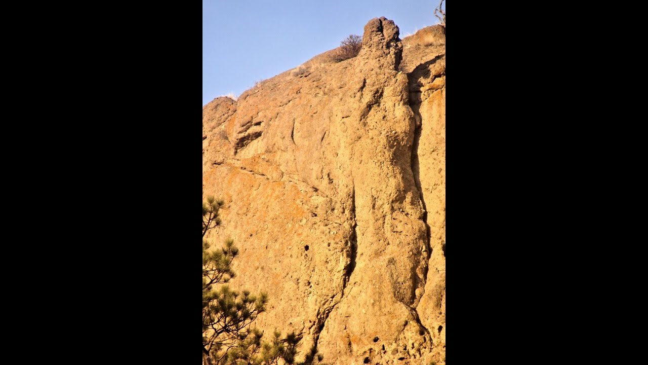 Statue of Inanna, the Sumerian Goddess, at the Sumer Complex in Montana ...